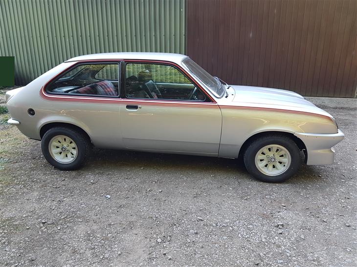 1977 Vauxhall - Chevette Estate - Bursd.com
