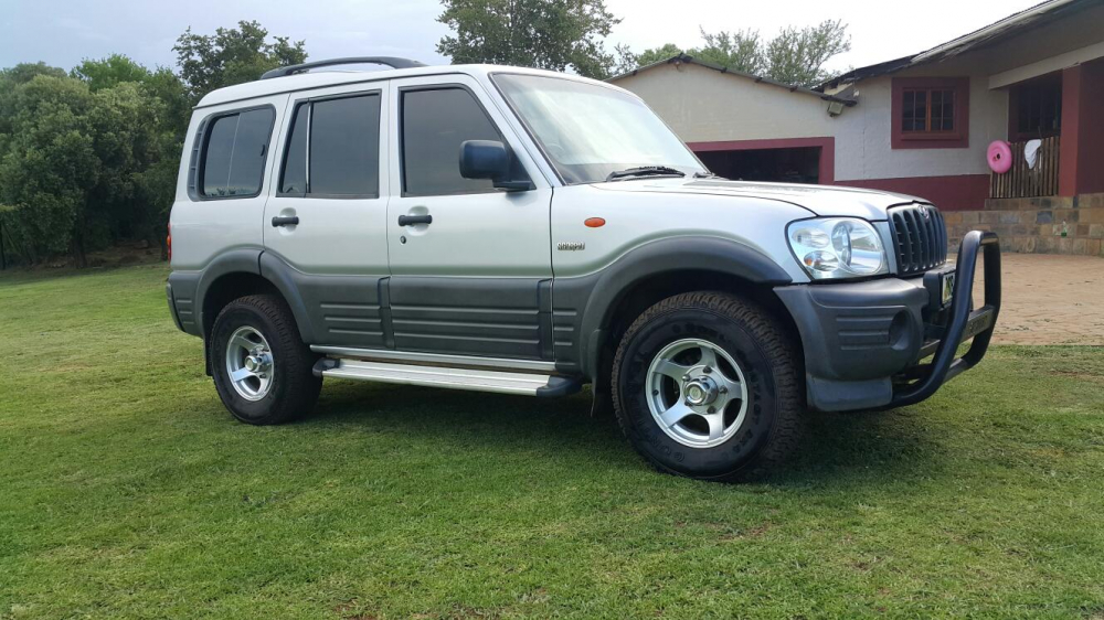 2006 Mahindra - Scorpio 2.6 GLX Turbo - Bursd.com