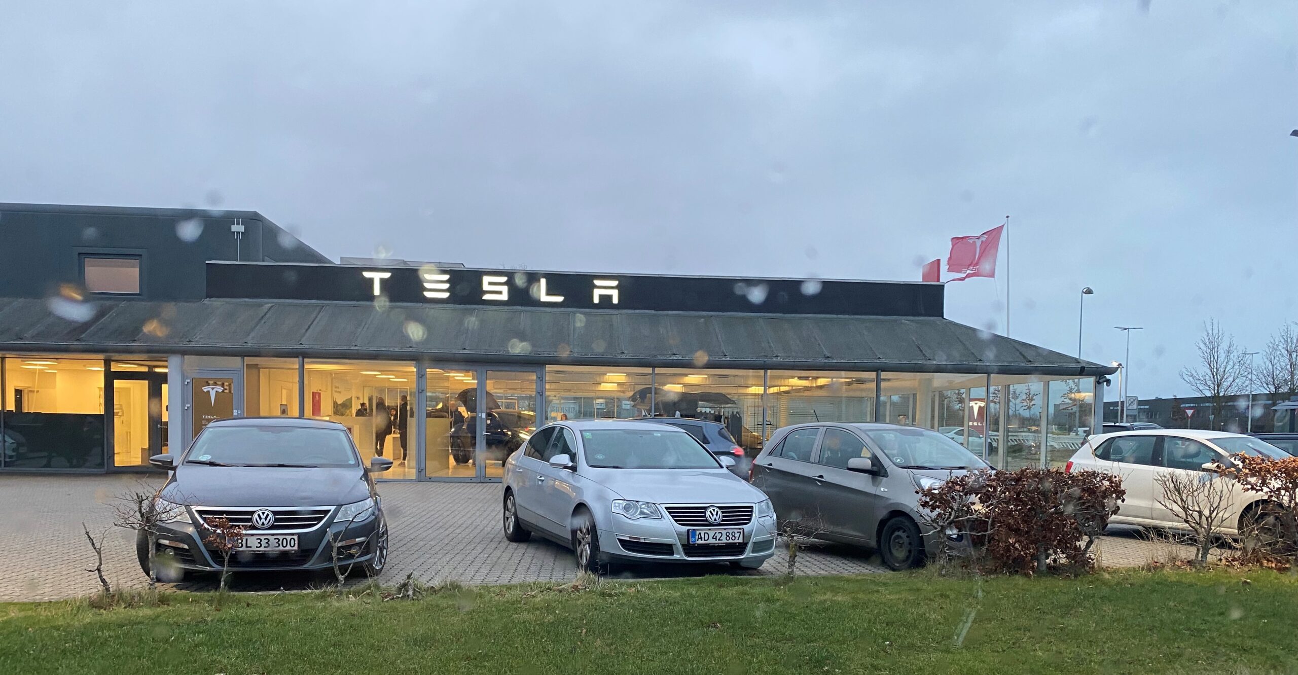 Tesla er tilbage - Bursd.com